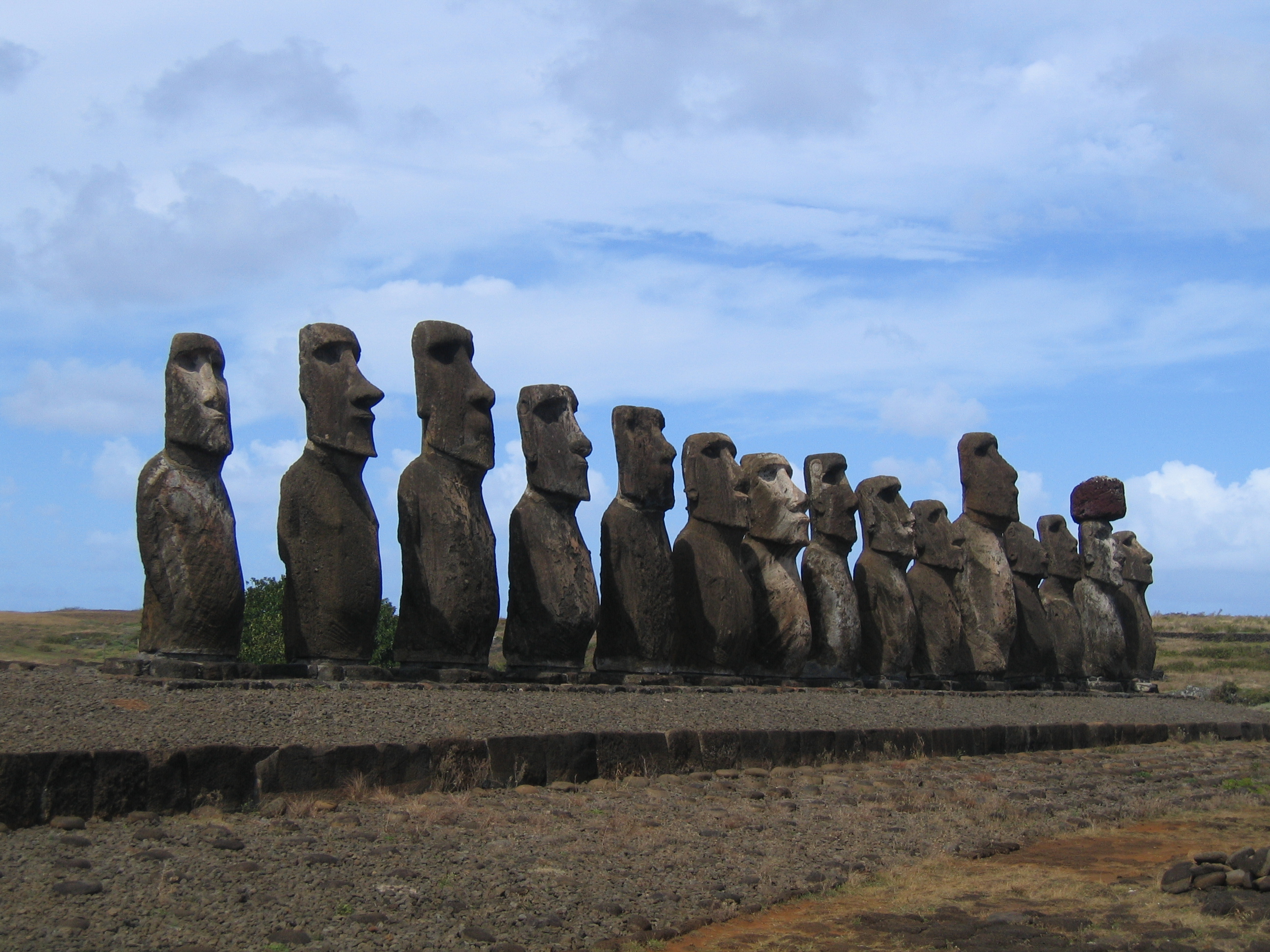 Easter Island, the most isolated inhabited island on the planet ...