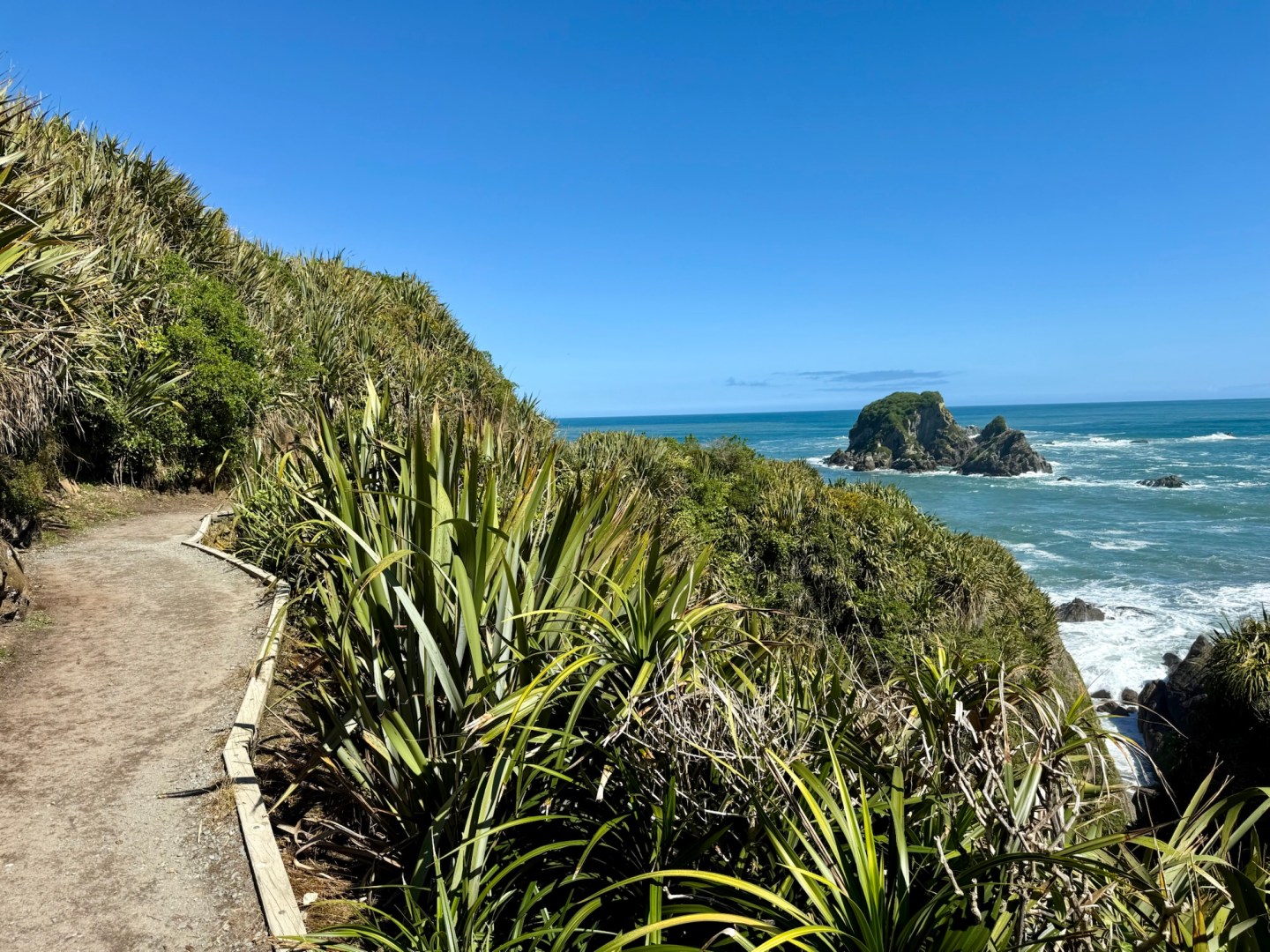 A Short Walk on the Cape Foulwind Walkway – Wremer Travels (yes, we do!)